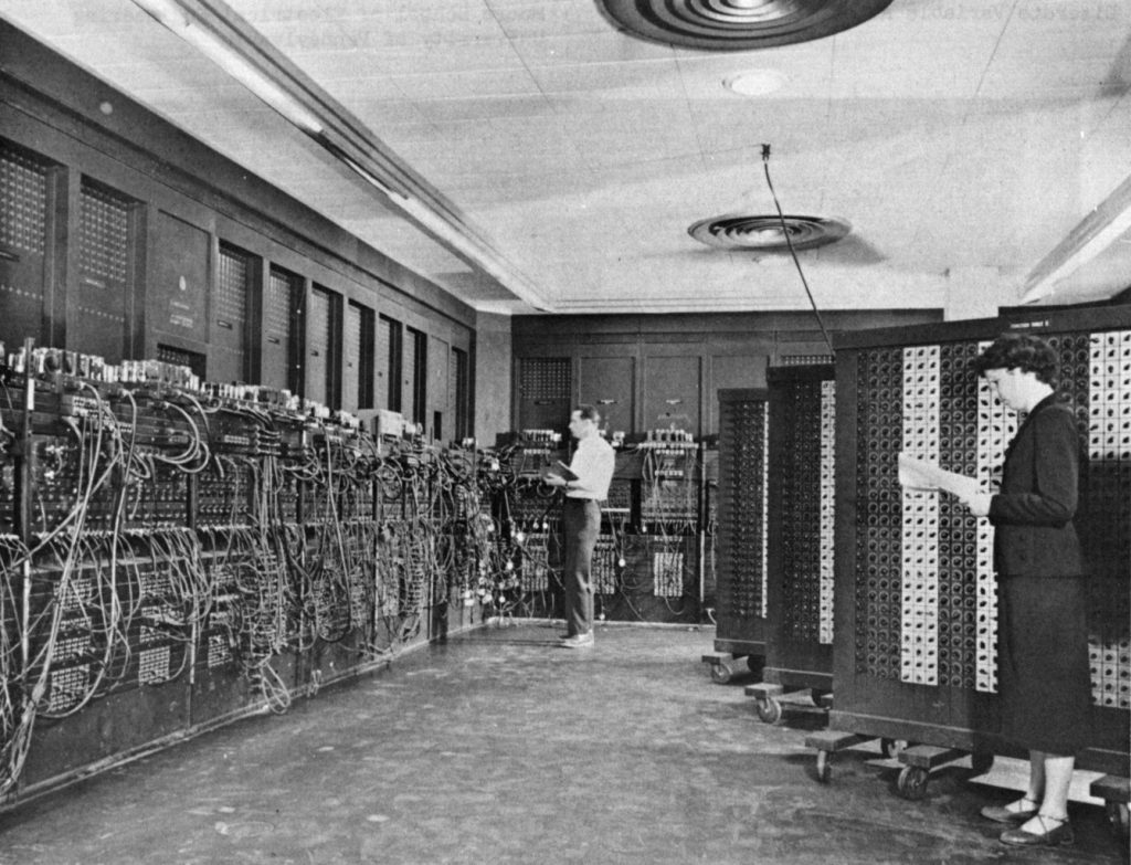 1945 - ENIAC (Electronic Numerical Integrator and Computer) - ITWISSEN